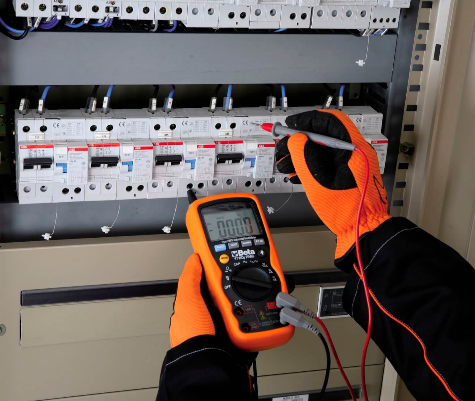 Geräteprüfung nach DGUV V3 / DIN VDE 0701-0702